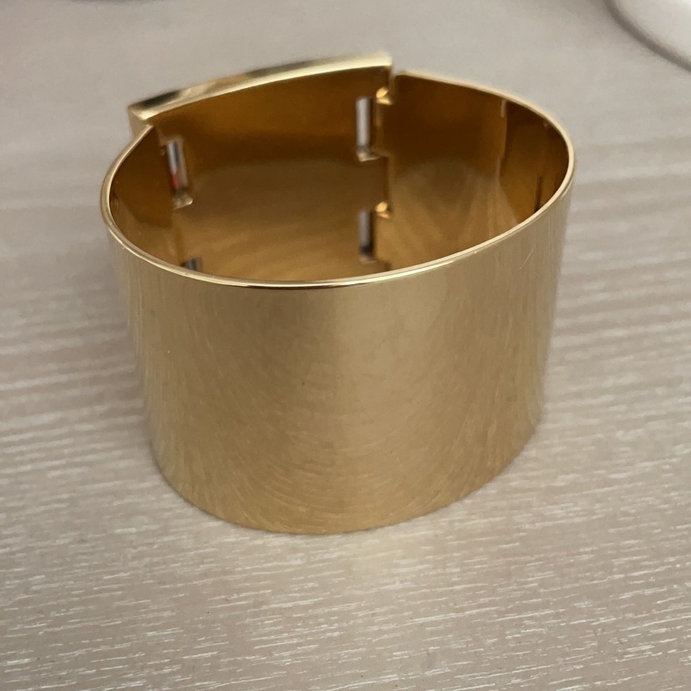 Tory Burch Tortoise Shell And Gold Emblem Cuff - Gem